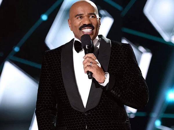 MC Steve Harvey chia tay Miss Universe, netizen tiếc nuối: 'Còn đâu màn ...