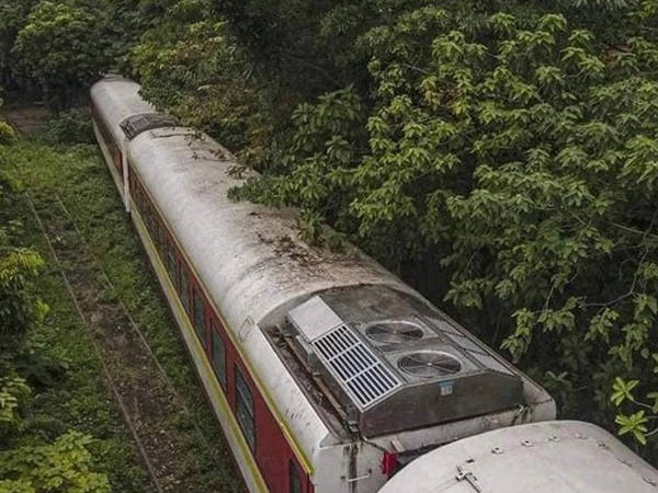 Vì sao 13 toa tàu hạng sang của Jinxin- Trung Quốc nằm đắp chiếu, không ...