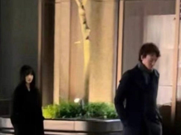 Lisa (BLACKPINK) tung hint làm album nhưng lại lộ bằng chứng hẹn hò bạn ...