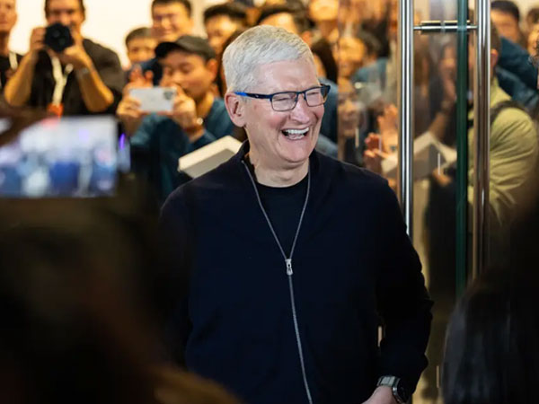 Rời Việt Nam chưa bao lâu, CEO Tim Cook đã nhận 'tin dữ' từ Trung Quốc ...