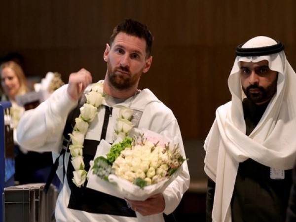 Lý do Messi từ chối mức lương 1 tỷ euro nếu đến Saudi Arabia