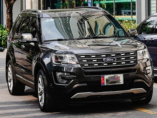 SUV 'chủ tịch' Ford Explorer chạy 7 năm, chỉ 800 triệu ở Hà Nội