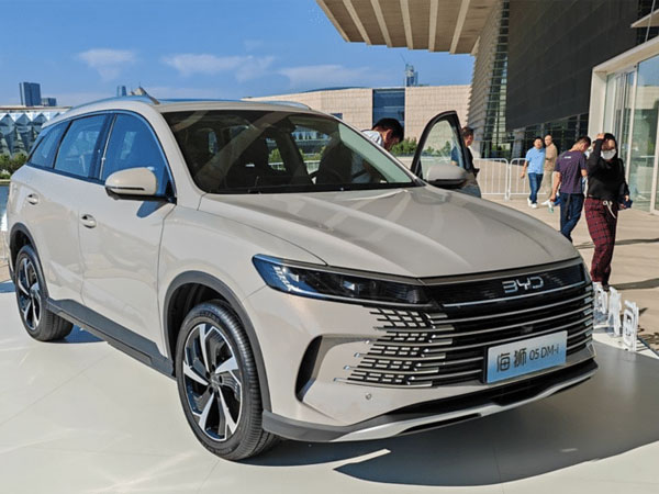 Hãng xe vừa vào VN ra mắt SUV mới ngang cỡ CX-5, 'ăn' 1,14L/100km, giá ...