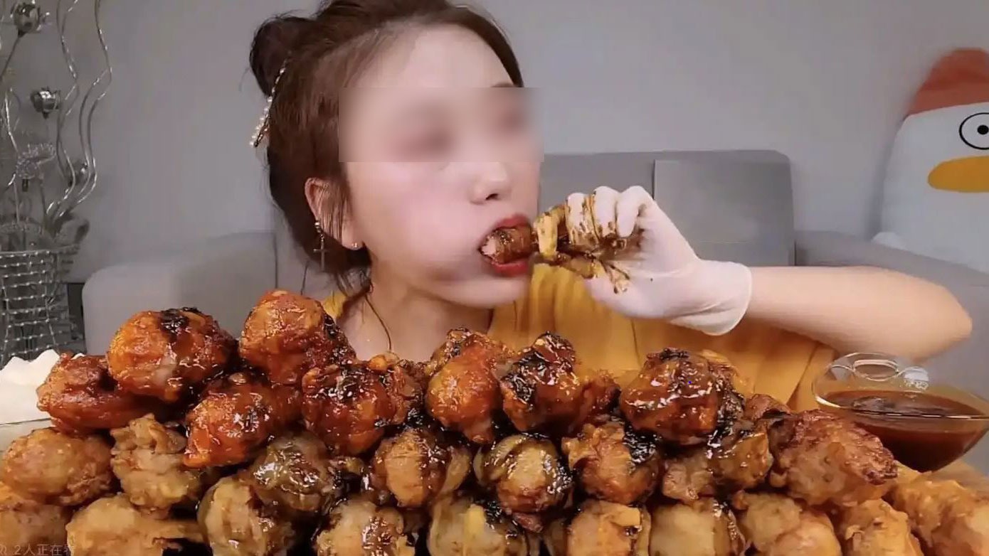 Sự thật kinh hoàng về những livestream mukbang bạn hay xem