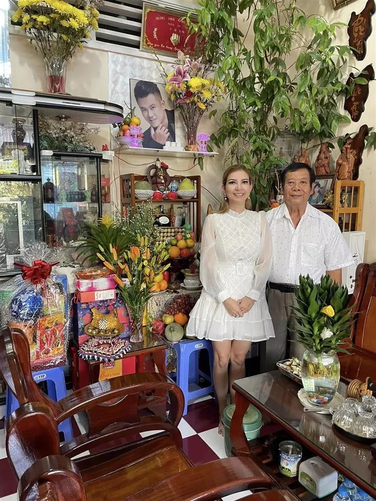 Phạm Thanh Thảo thăm Vân Quang Long, nói về bố mẹ cố ca sĩ