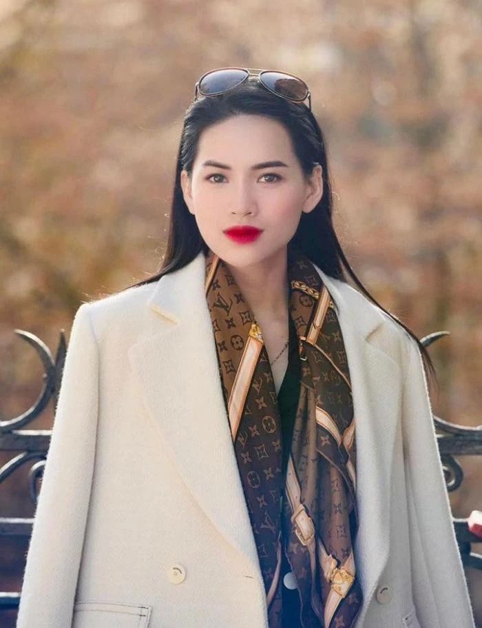 Lại xôn xao hình ảnh nhà hàng 30 năm dán bảng miễn tiếp Hà Linh, còn in ...