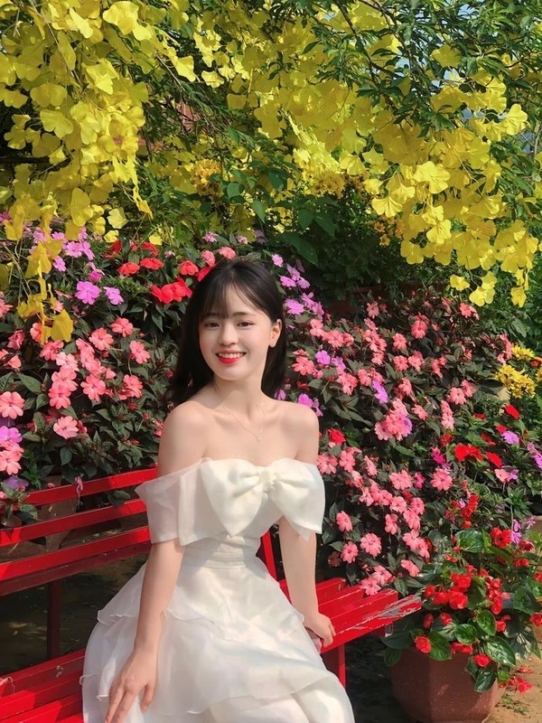 Các bé gái dân tộc gây thương nhớ và màn 'lột xác' xôn xao dư luận