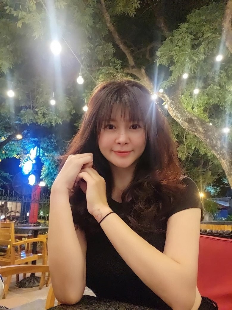 'Vợ anh Núi' Sóng Ở Đáy Sông: Giấu đời tư cho bí ẩn, quá khứ 39kg mặt mỏng mắt nhỏ giờ khác hẳn