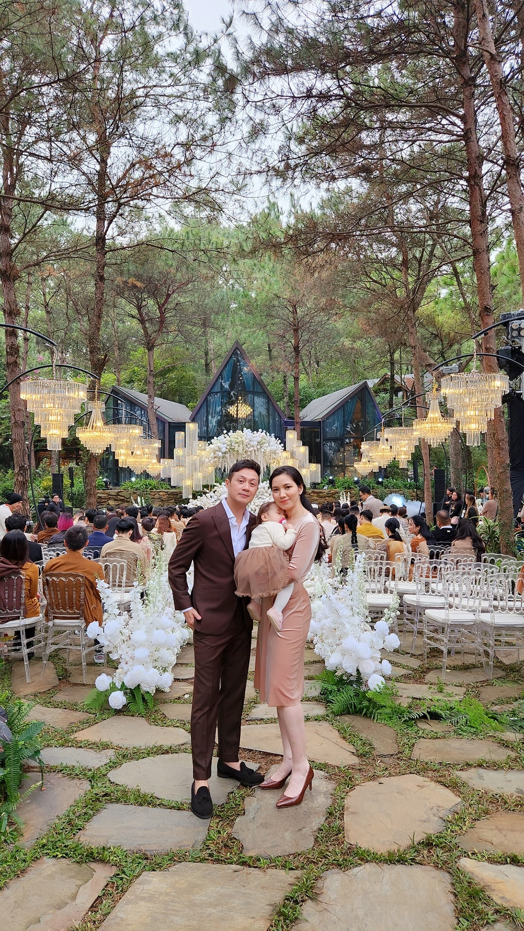 Lần hiếm hoi MC Anh Tuấn VTV khoe con gái